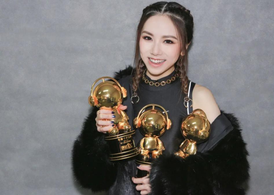 I am a fan of singer Deng Ziqi, who is Deng Ziqi's boyfriend? - iNEWS