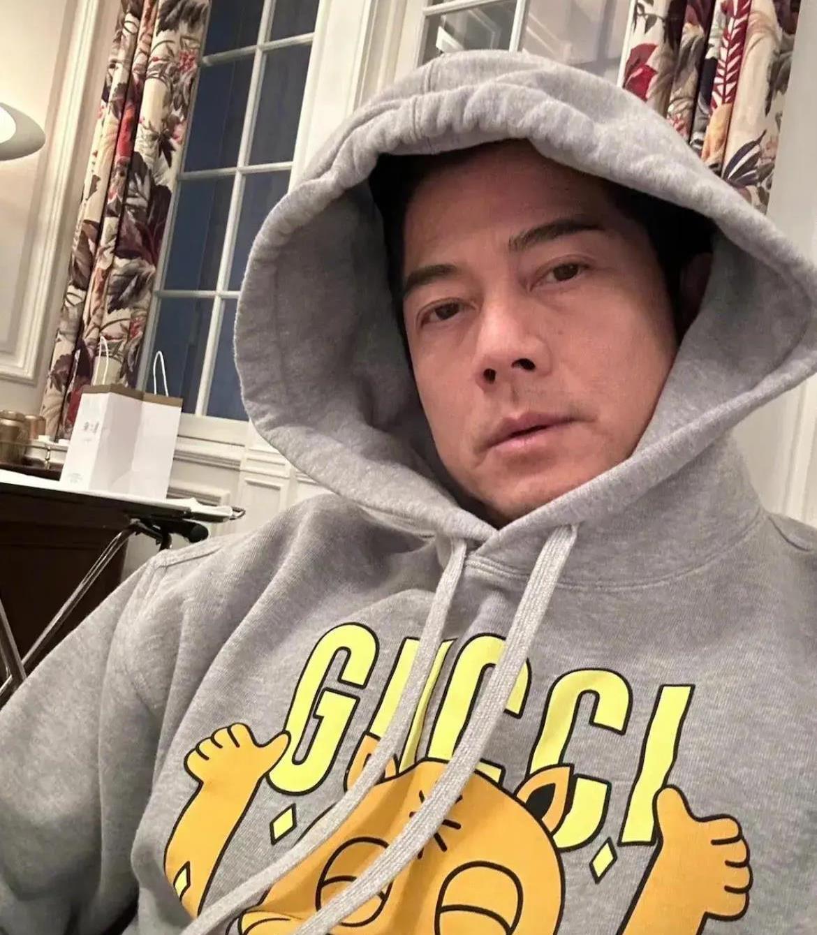 58-year-old Aaron Kwok was ridiculed for being in a daze while waiting ...