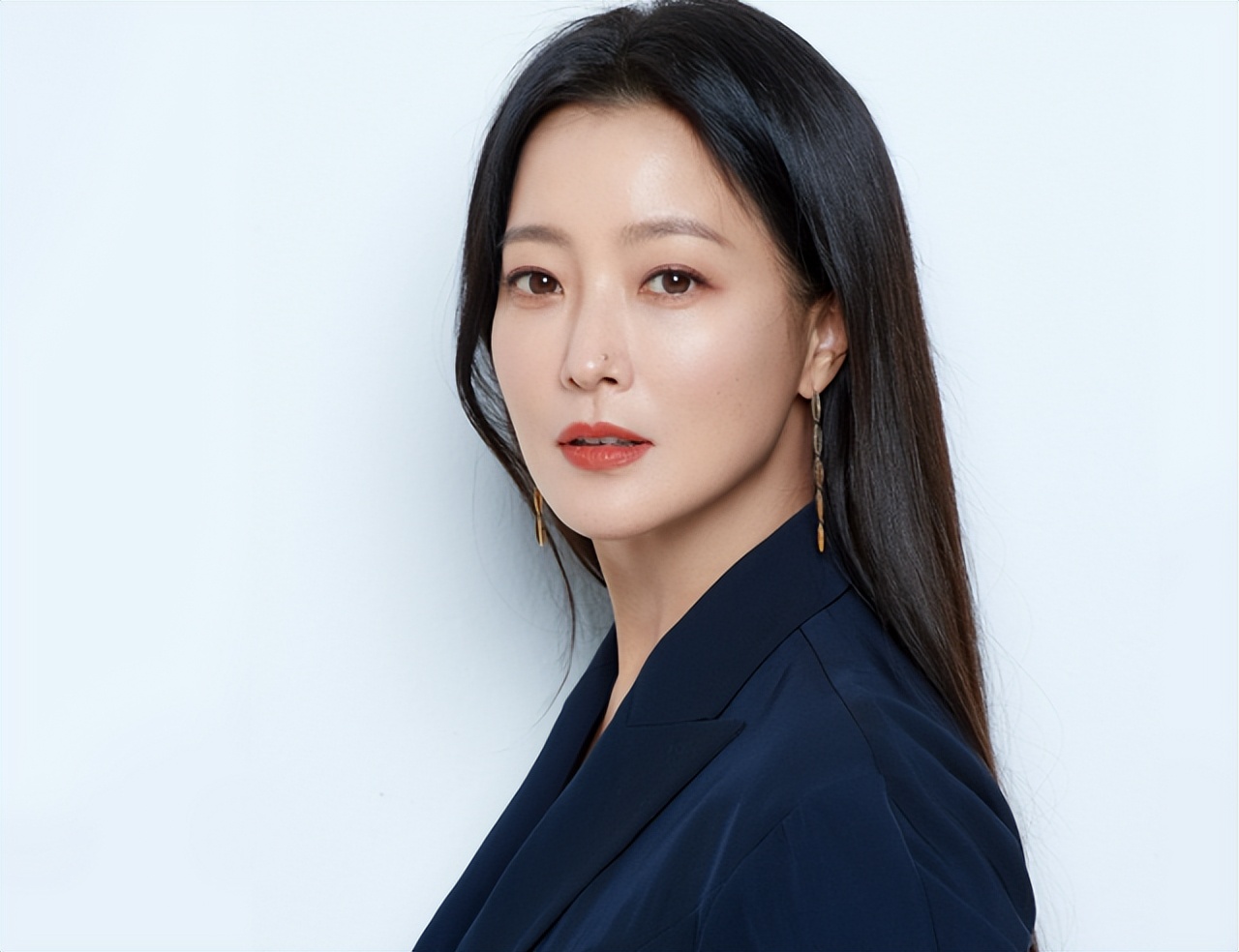 Kim Hee-sun's daughter grew up to be called "plastic surgery". She was ...