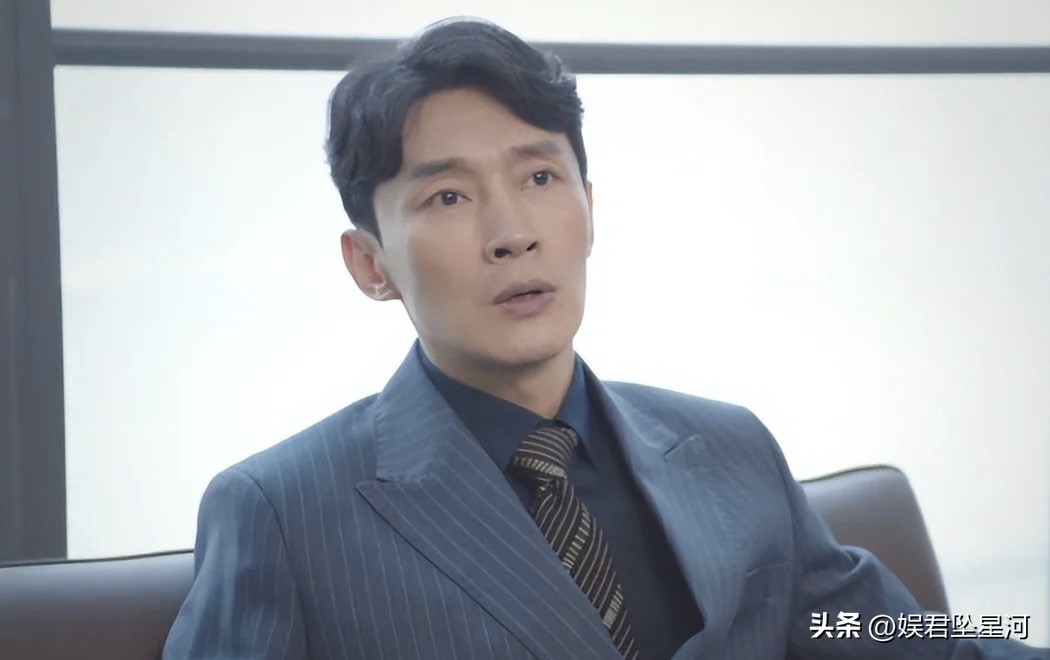 There are 5 actors in "The Bottom Line" who have acted in "Do You Know ...