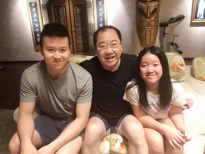 Talented girl Liang Huan: Married to Yingda for 26 years, life is hard to describe! - iNEWS