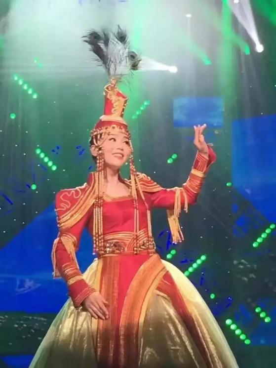"Mainland Zhang Huimei" Su Leya's new song "Lhasa Night Rain" played ...