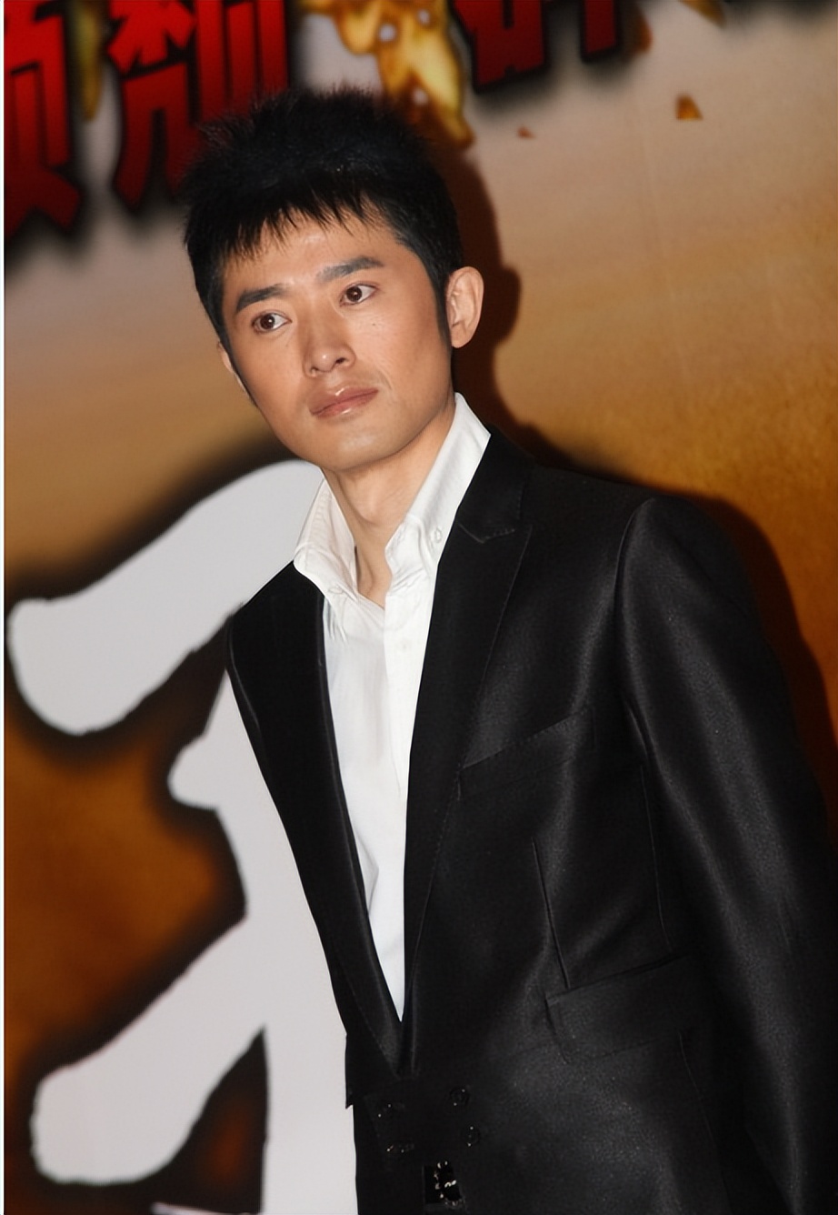 From Wang Sicong calling him "brother" to standing on the street ...