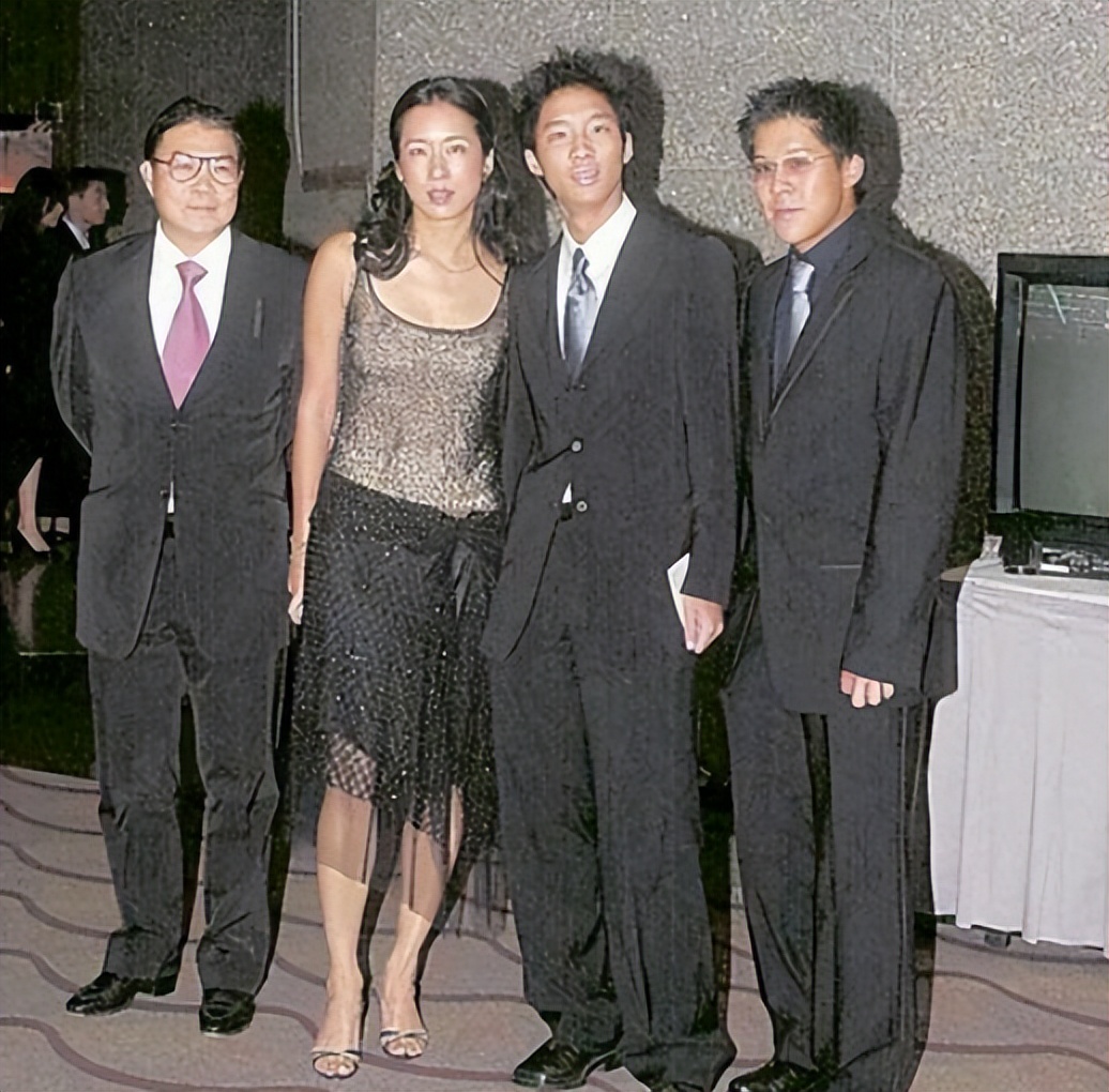 Zhu Lingling has a happy emotional life, but her second son is still ...