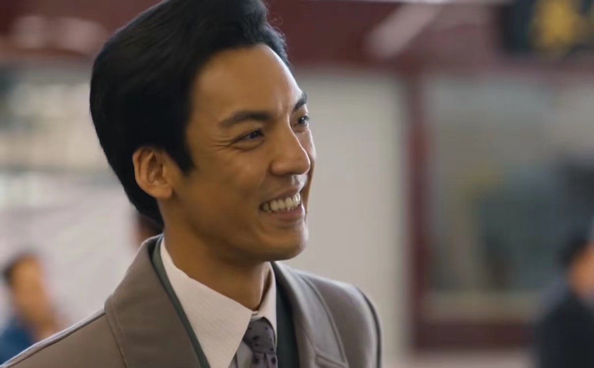 Half a year ago, he acted as a sidekick in "The World", and half a year ...