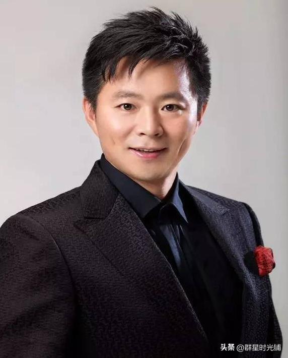 Singer Wang Hongwei: The post-60s married Yang Shanshan, a talented girl 13 years younger, and ...