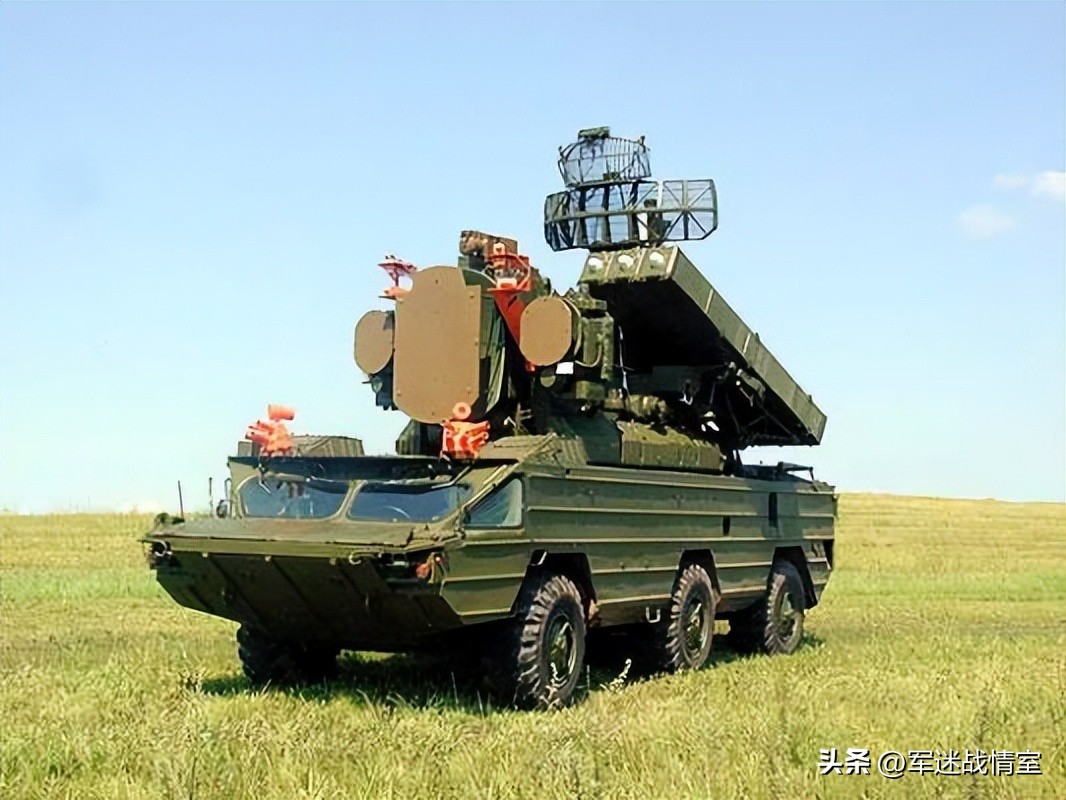Like a duck to water! The Russian 9K33M3 Osa-AKM air defense missile ...