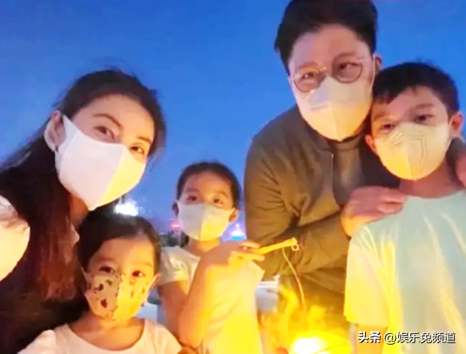 Huo Qigang and Guo Jingjing share the happiness of a family of five ...