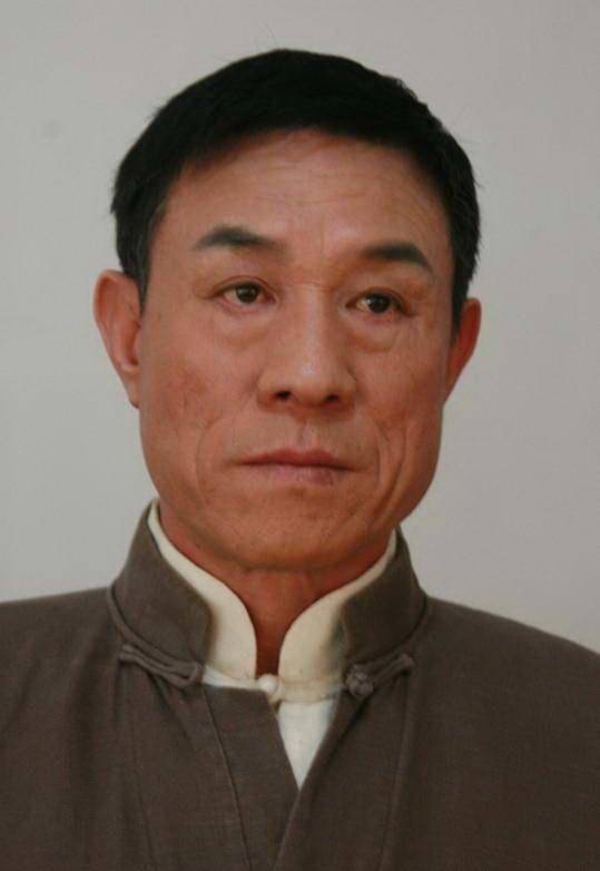 Du Chun's father, Du Zhiguo, was also a prodigal son in love. At the ...