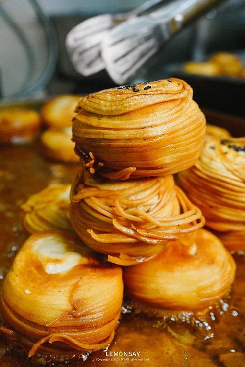 Night Market Snack Golden Beef Cake - iNEWS