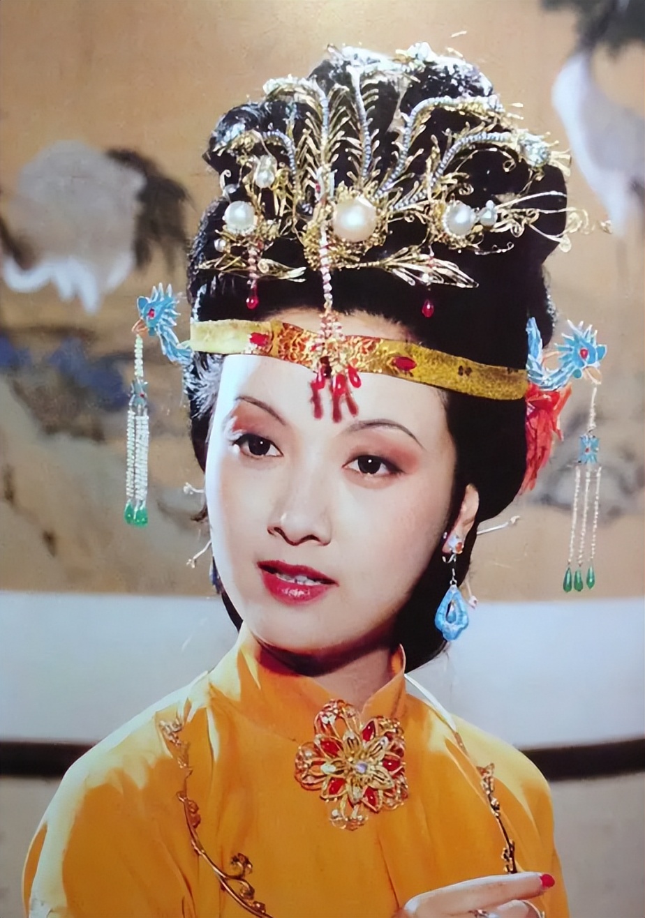 Deng Jie: She has been married to Zhang Guoli for 33 years and promised ...