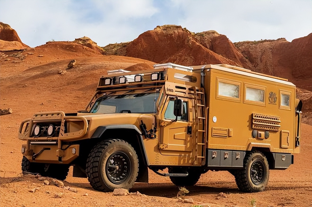 This RV can actually drive off-road by itself, but most people can't ...
