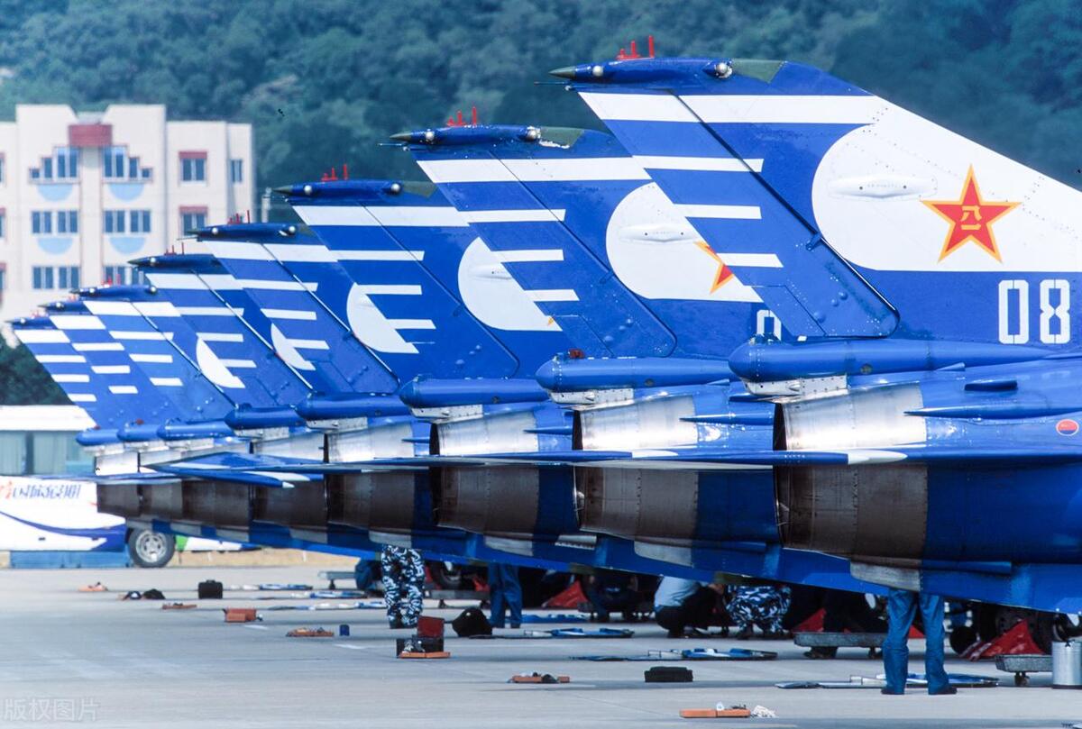 Taiwan media: Hundreds of J-7s converted into suicide drones to cover ...