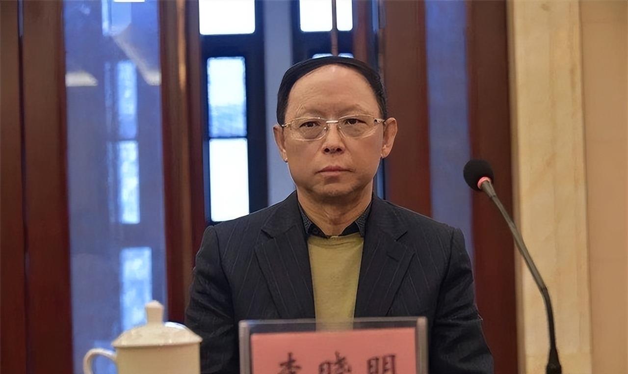 A family of five became American citizens and wanted to make money from ...