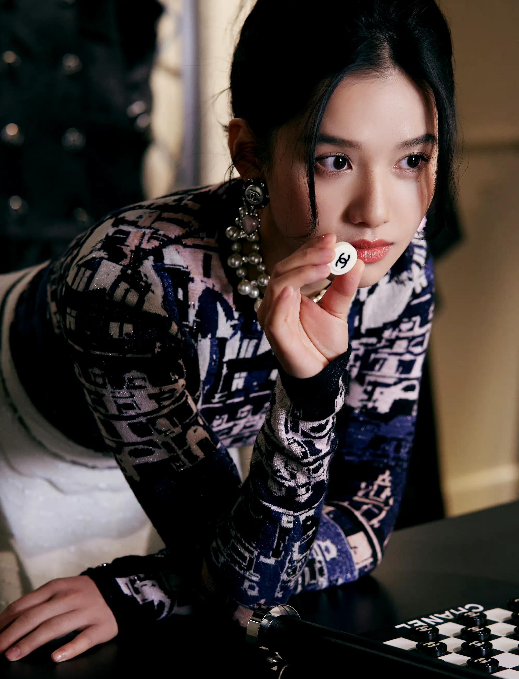 Zhang Jingyi's beautiful picture - iNEWS