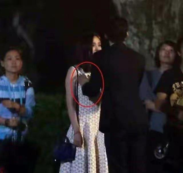 Li Yifeng's "PC" was detained, and Yang Mi's Weibo became a check-in ...