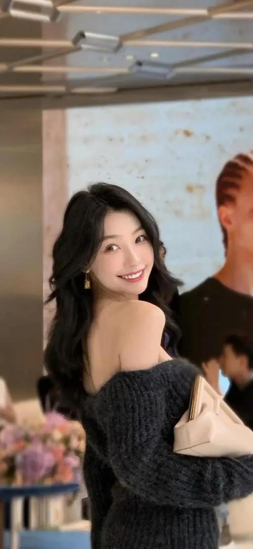 Yi Mengling: Known as the Goddess of Pure Desire - iMedia