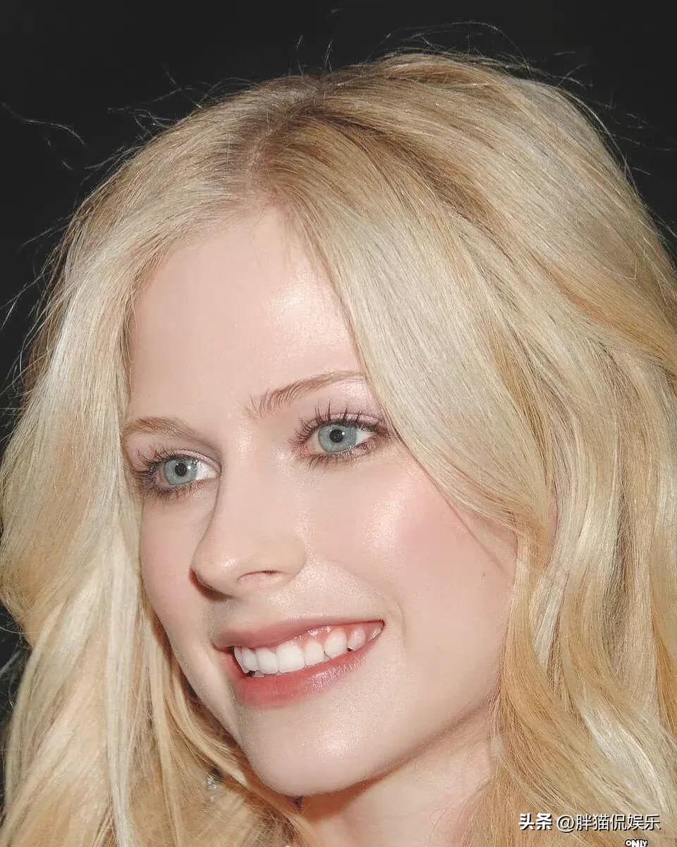 Avril, who just debuted, is really sweet and sweet, and is the ...