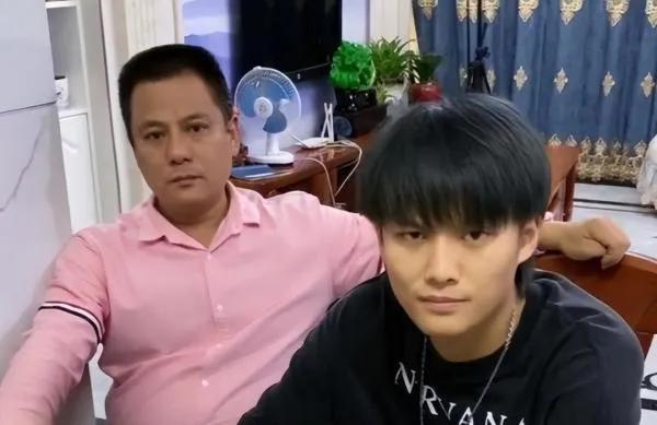 Yang's father's strength is pitted, Yang's three heroes clarified the ...