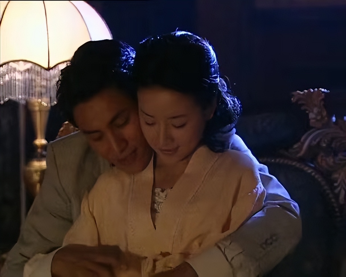 "Golden Fen Family" deserted in autumn: a young literary woman marrying ...