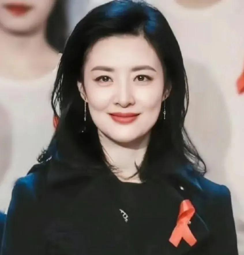 The Importance of Choice: The Transformation of Zhou Tao, the First Sister of CCTV - iMedia