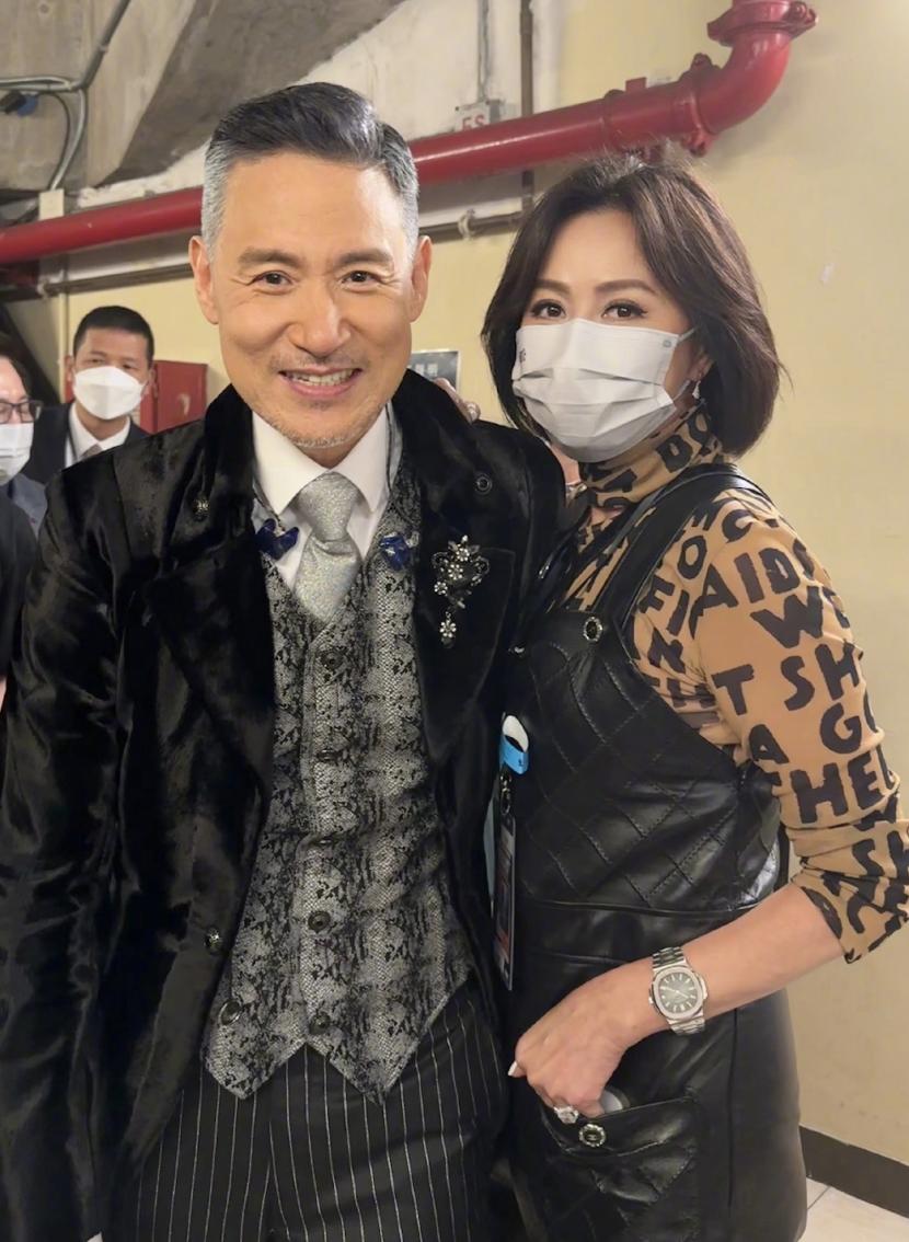 Jacky Cheung's concert was full of stars, Carina Lau embraced the ...