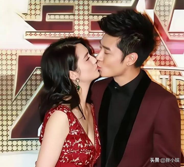 Hong Xin officially announced the divorce late at night, blowing up Zhang Danfeng's character ...