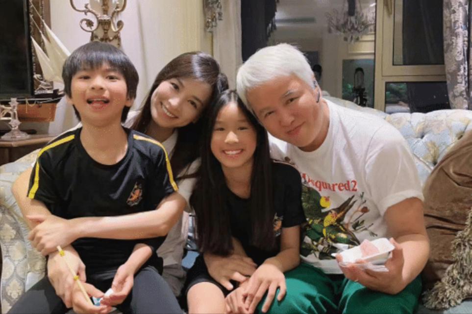 Zhang Ting and his wife immigrated to Singapore, and their daughter ...