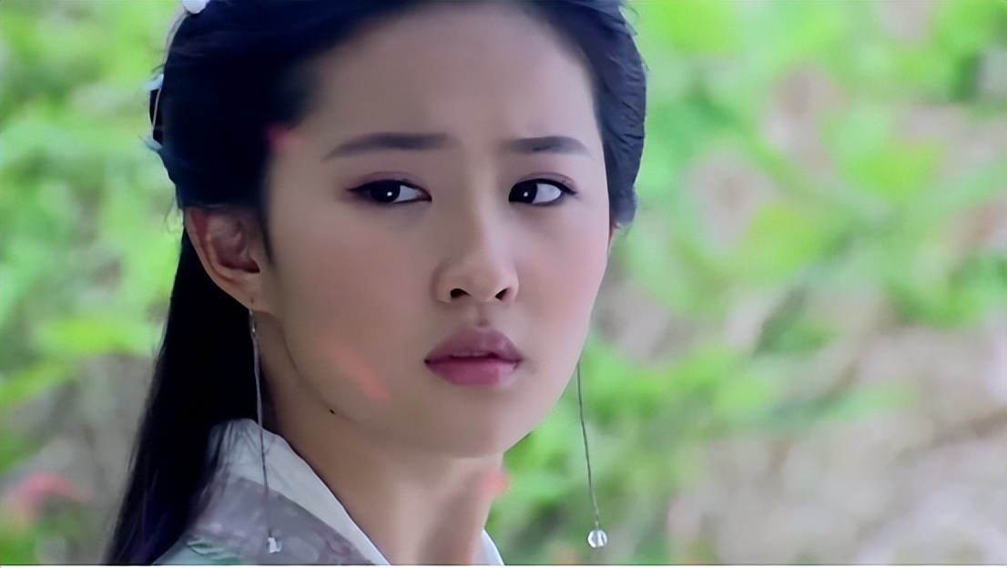 Liu Yifei used the CCTV lens as a mirror for those fairy looks! Yang Ying was actually Tsui Hark ...