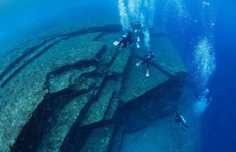 Relics of prehistoric civilization? The "yellow brick road" was ...