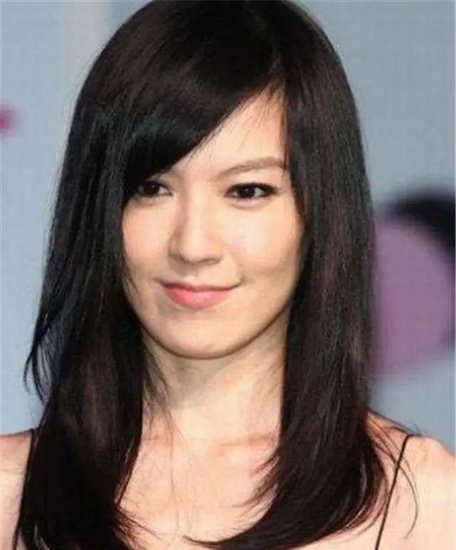 A chaotic personal relationship, sleeping with a superior, seamlessly ...