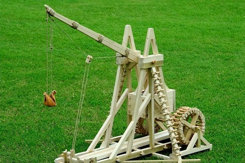 What is the special design and structure of the Ostrogothic Catapult ...