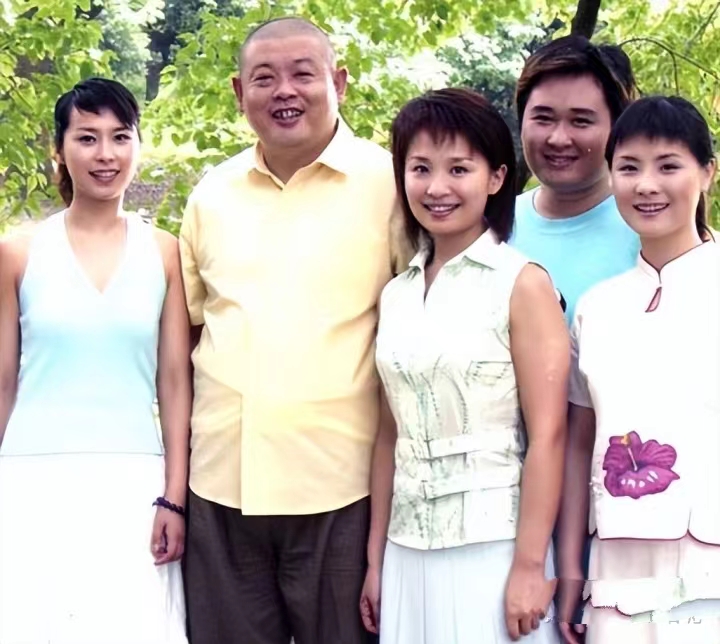 After Fu Biao, the benefactor of half of the entertainment industry ...