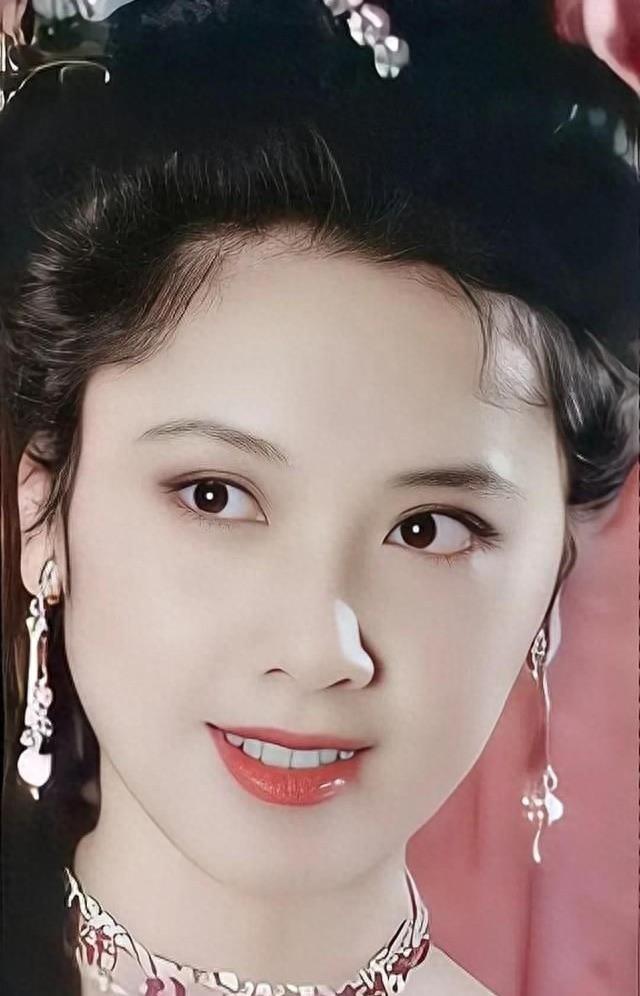 Seeing the 71-year-old Zhu Lin aging, I realized that there are so many ...