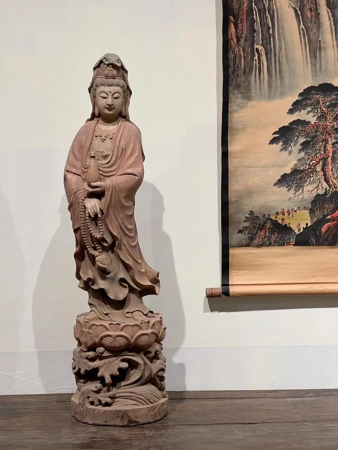 Phoebe painted Guanyin statue - iMedia