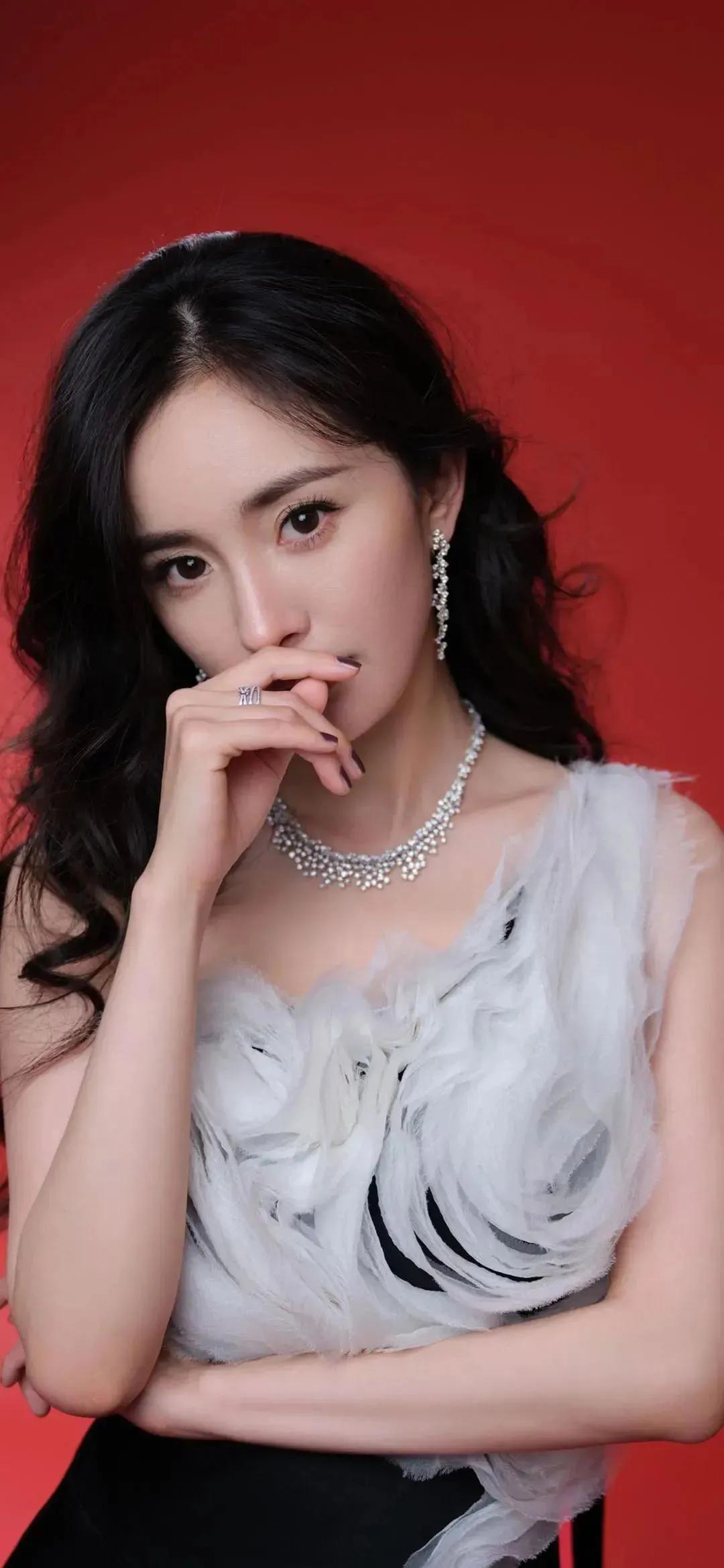 Yang Mi - iNEWS