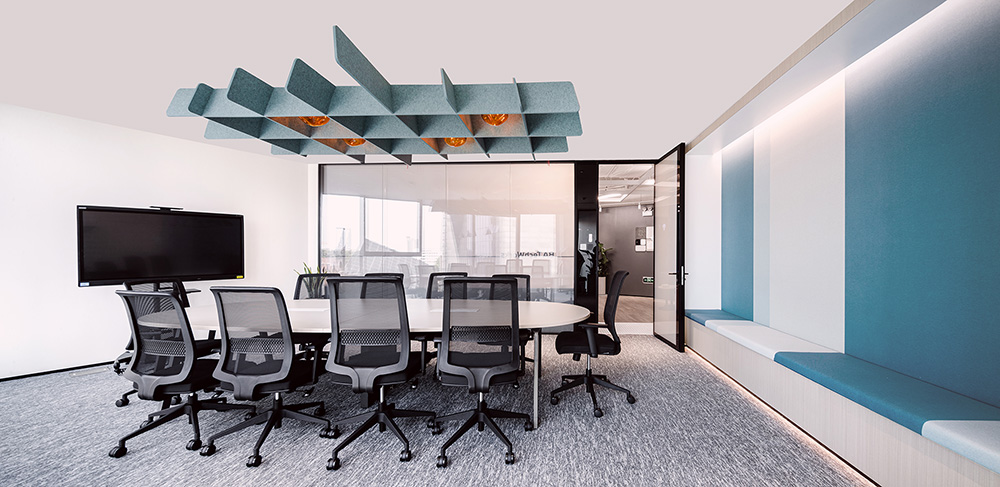 Modern and simple Nanjing BMW & ArcherMind BA TechWorks office design ...