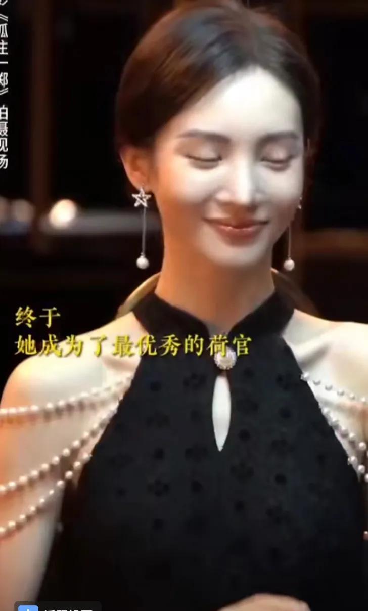 The most beautiful dealer in Jinchen: Every time the cards are dealt, a ...