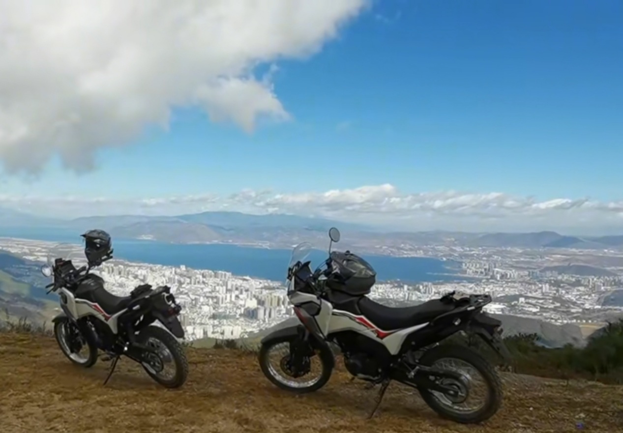 Why do small-displacement motorcycles try to ride as gently as possible ...