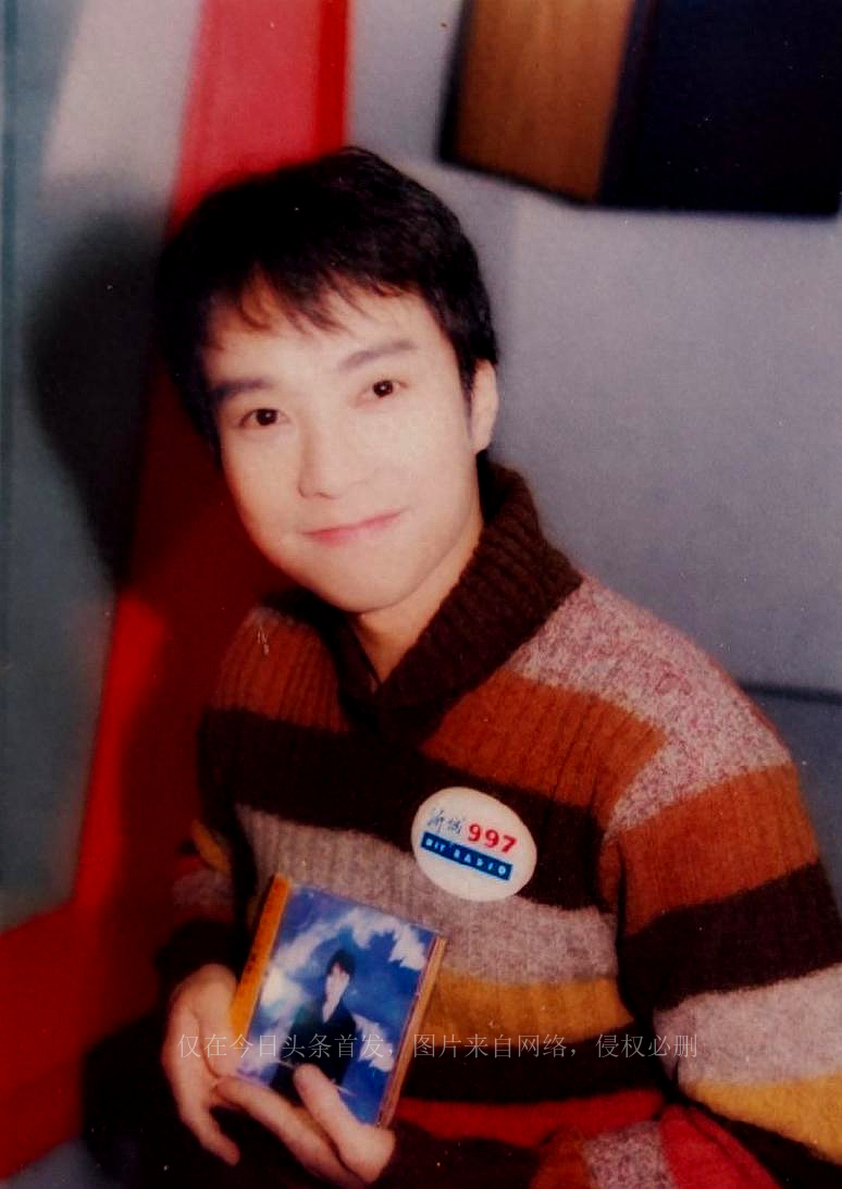 After becoming famous with "Nine Hundred and Ninety-Nine Roses", he was ...