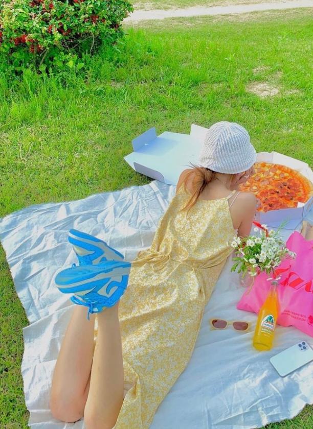 Ins fashion blogger midoricoo uses candy colors as the main image of ...