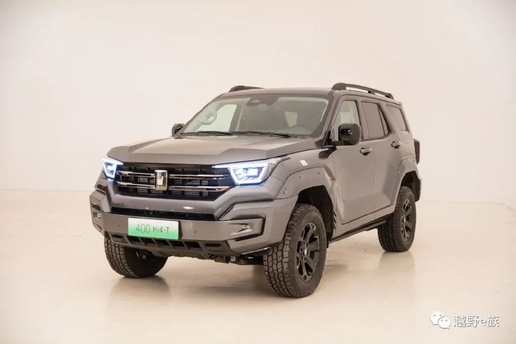 Tank 400 Hi4-T: Take all urban off-road? - iNEWS