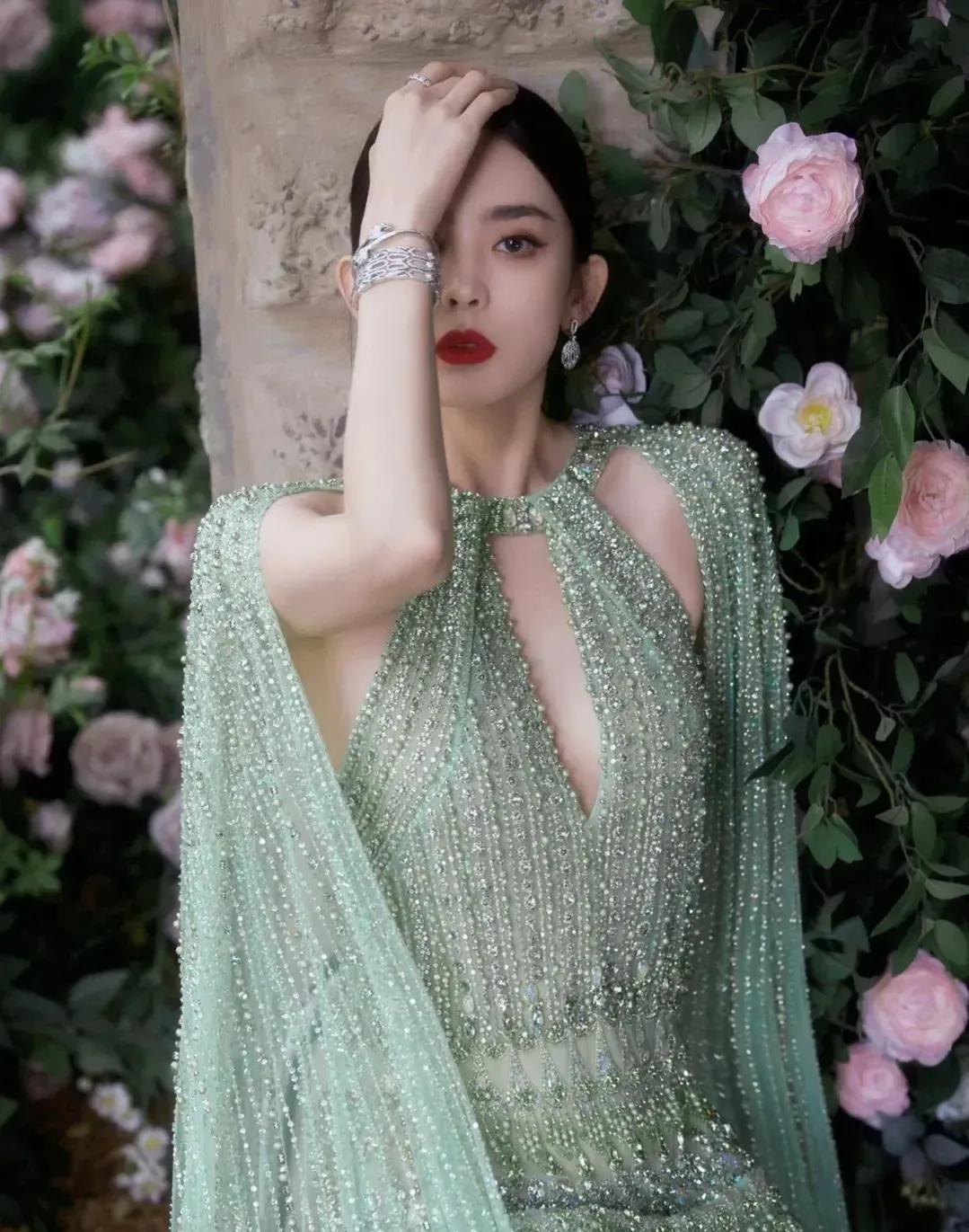 Guli Nazha's exotic goddess Lu Yi exudes mysterious "Gu" power - iMedia