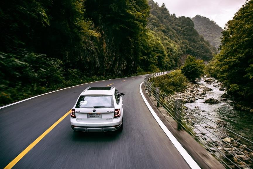 More drainage grooves = better wet performance. Does more grooves mean ...