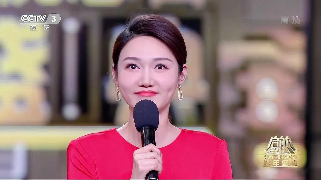 Li Sisi rushed to the hot search, missed the Spring Festival Gala for ...