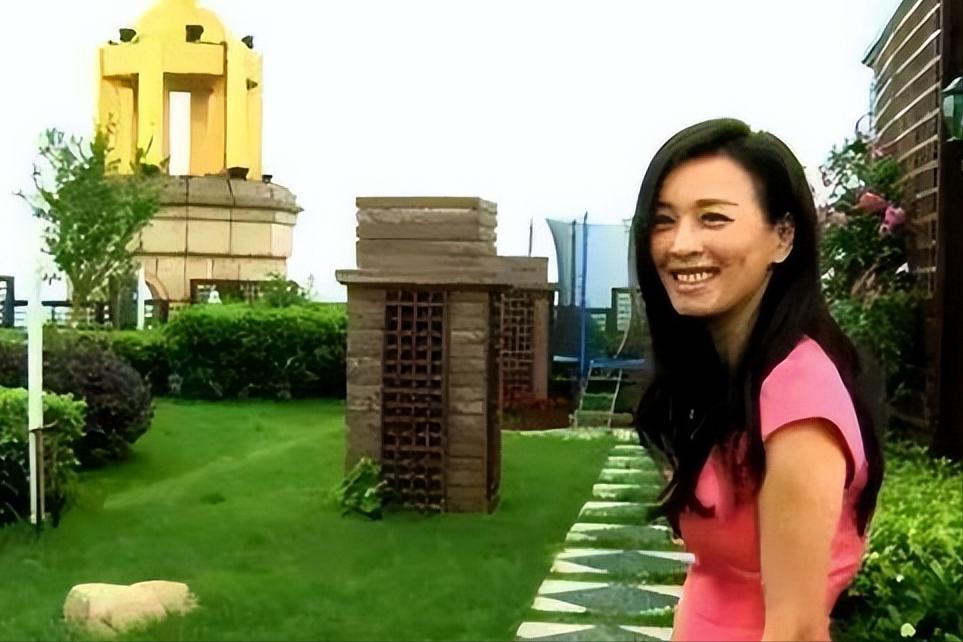 Zhang Ting and his wife immigrated to Singapore, and their daughter ...