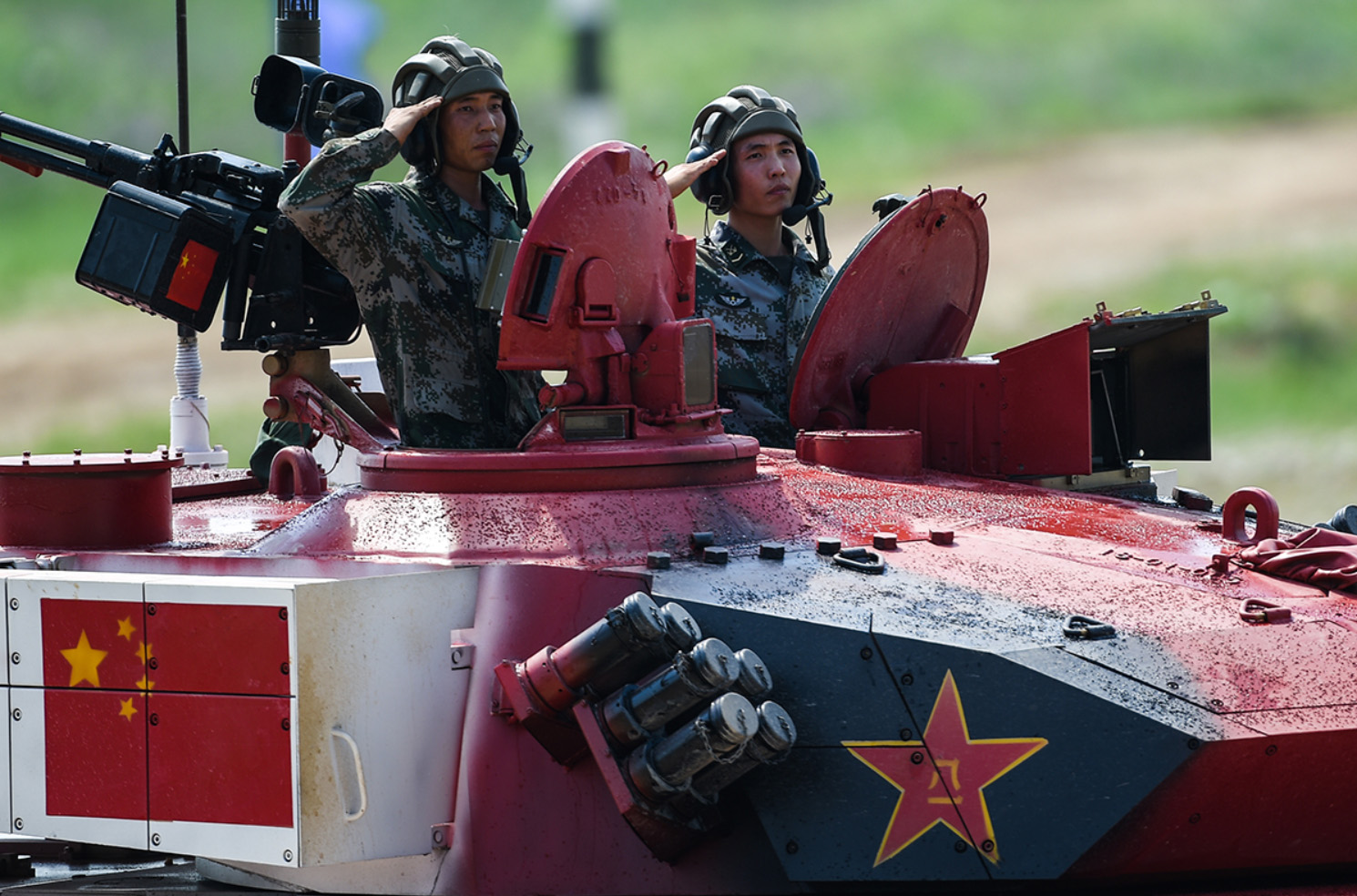 The Chinese army showed its sword again, and a variety of advanced ...