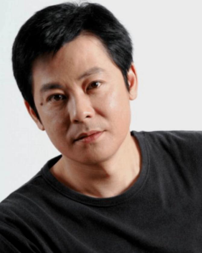 The 57-year-old actor's family settled in the United States and praised ...