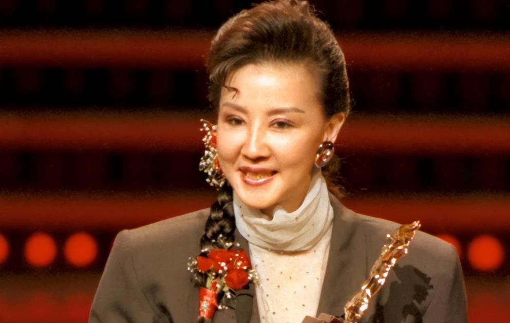 The six celebrities who were famous in their youth but paralyzed in ...