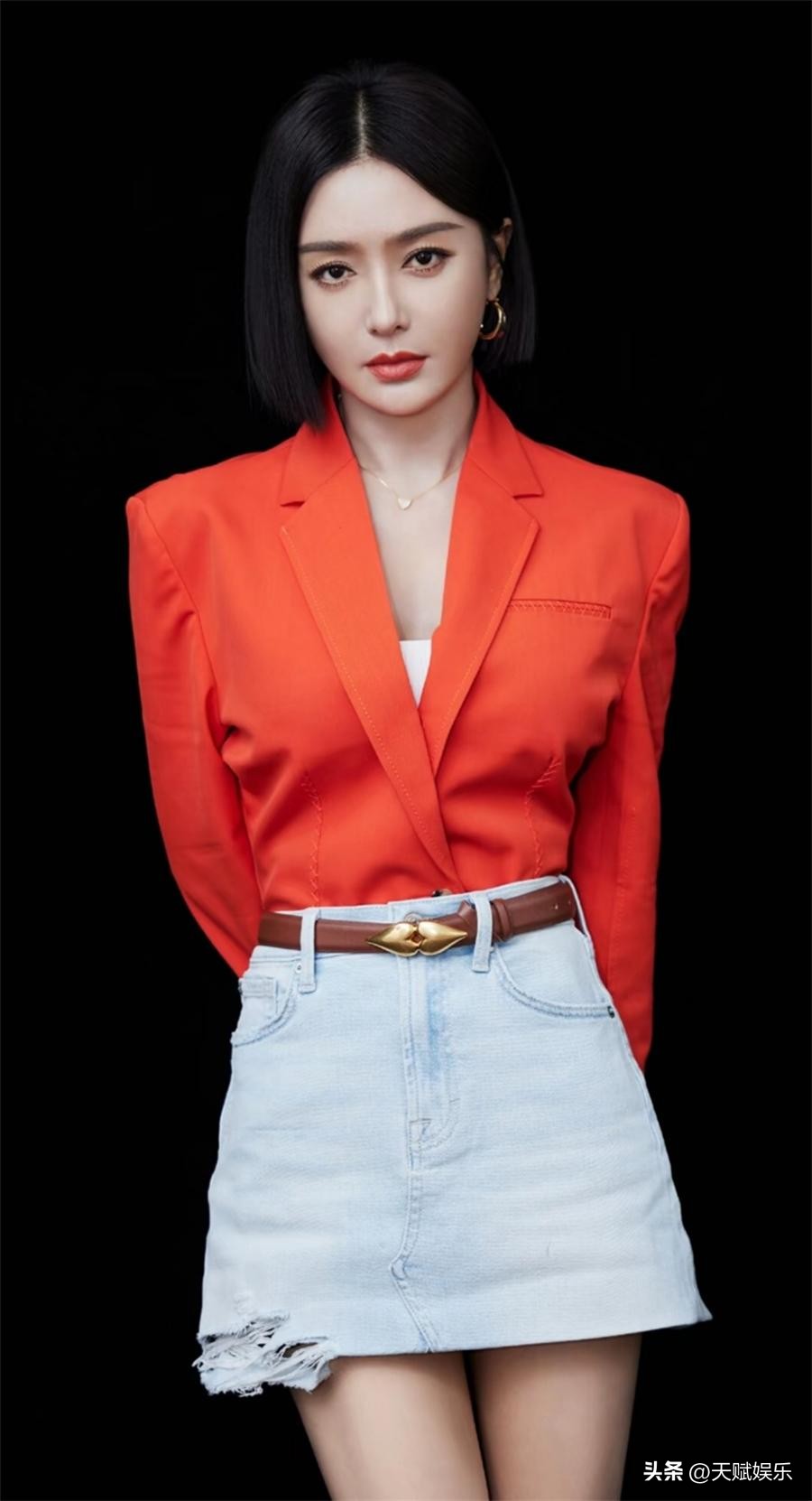 Actress and singer Qin Lan's photo album "Seven" - iNEWS